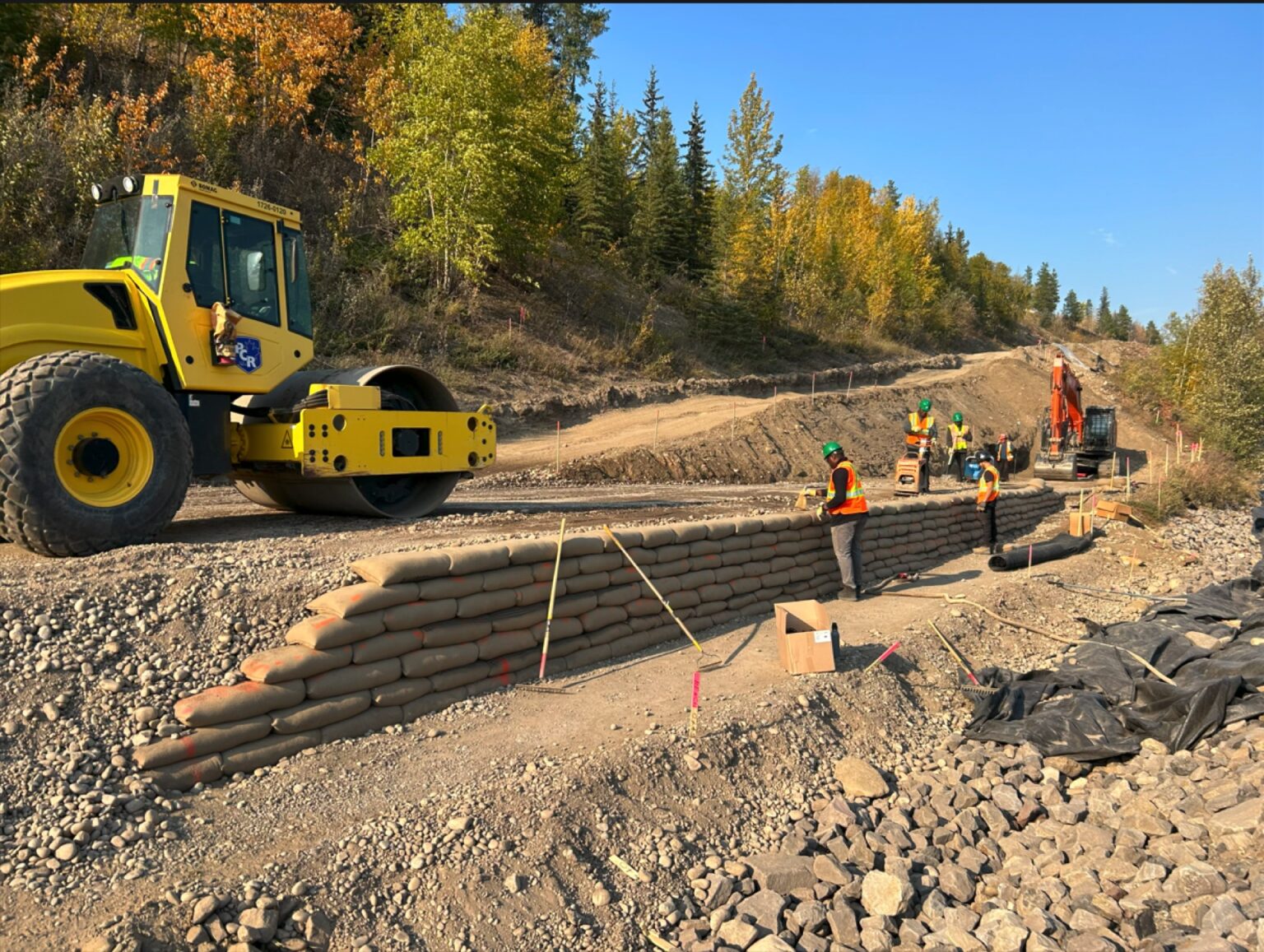 Duz Cho Construction LP - Mining, Energy & Infrastructure